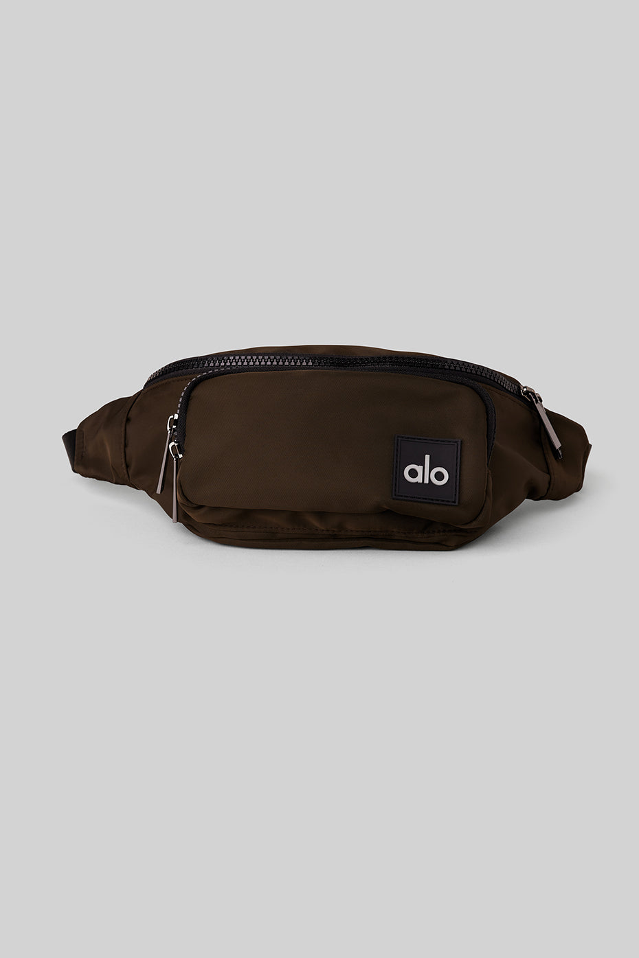 ittsun♡ 　　alo ショルダーバッグ ブラウン Alo Yoga Explorer Fanny Pack In Brown - Espresso | Editorialist