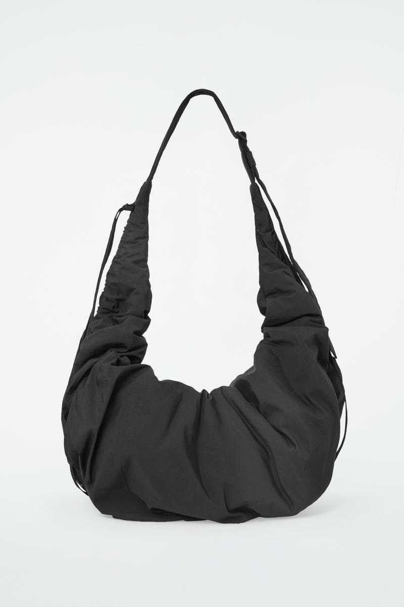 COS ナイロンクロスボディバッグ stain crossbody bag黒 NYLON CROSSBODY SLING BACKPACK ナイロンクロスボディ スリングバック