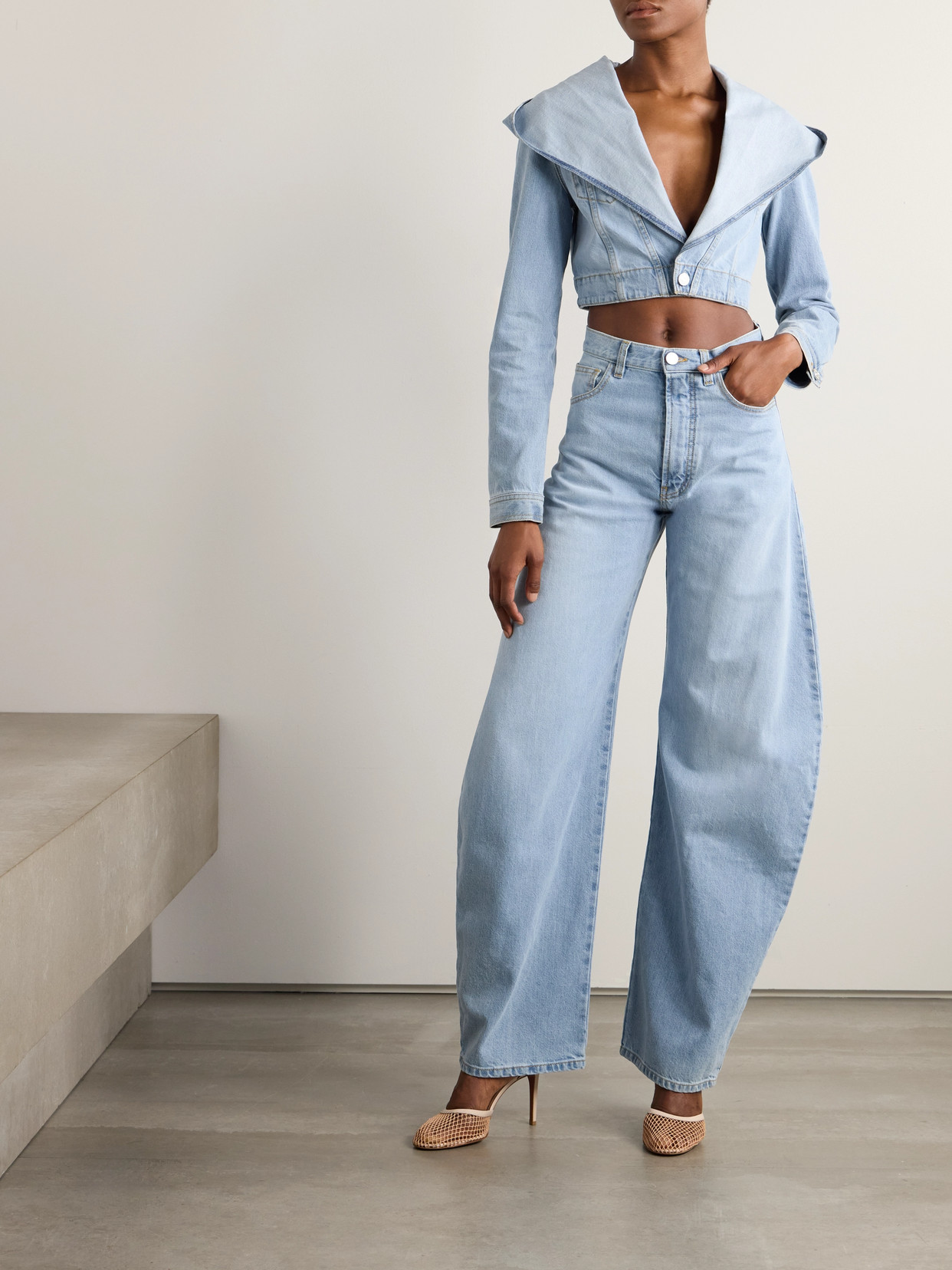 ALAÏA Alaïa Cropped Denim Jacket with Hood