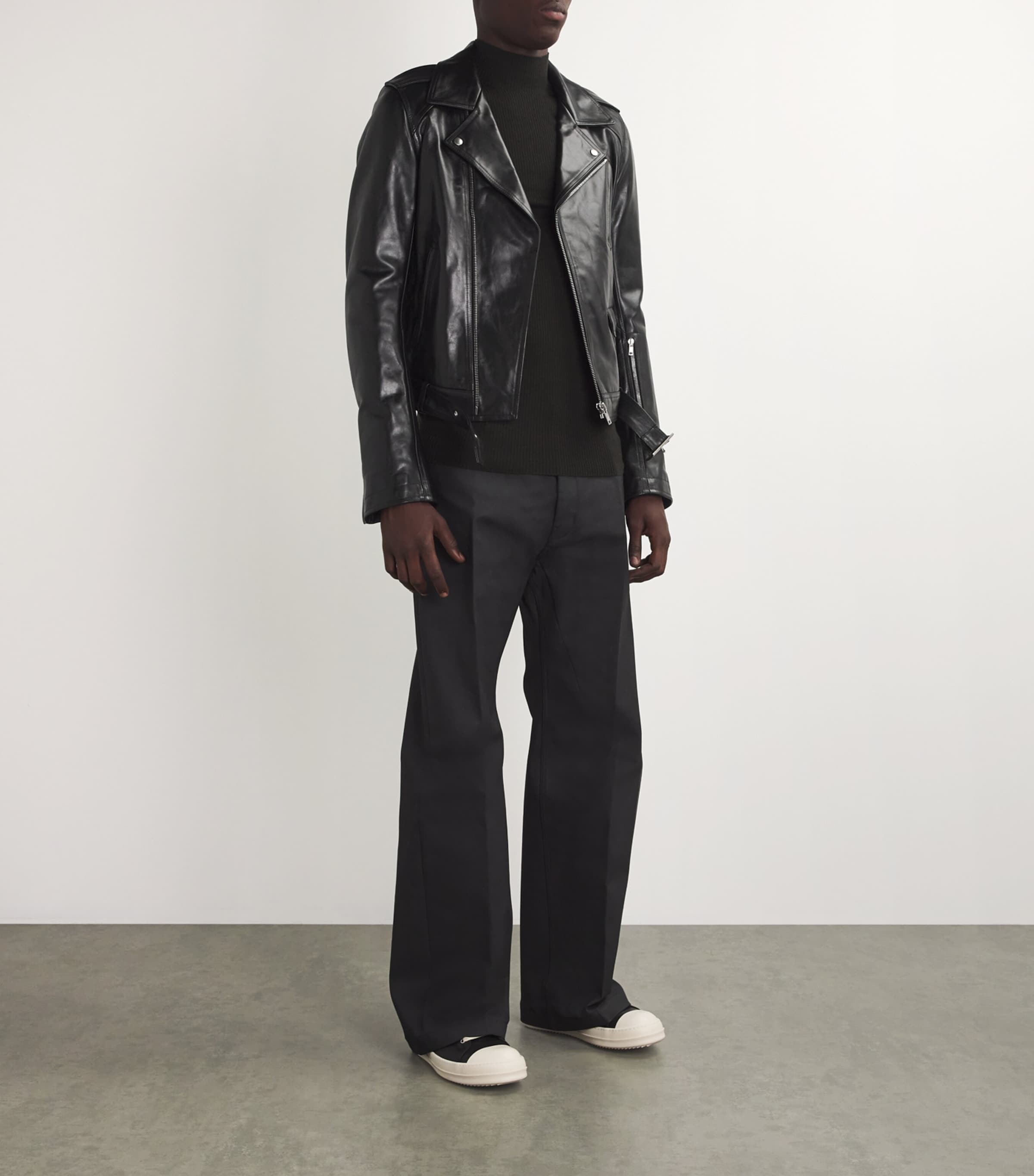 30656520~black_1.jpg