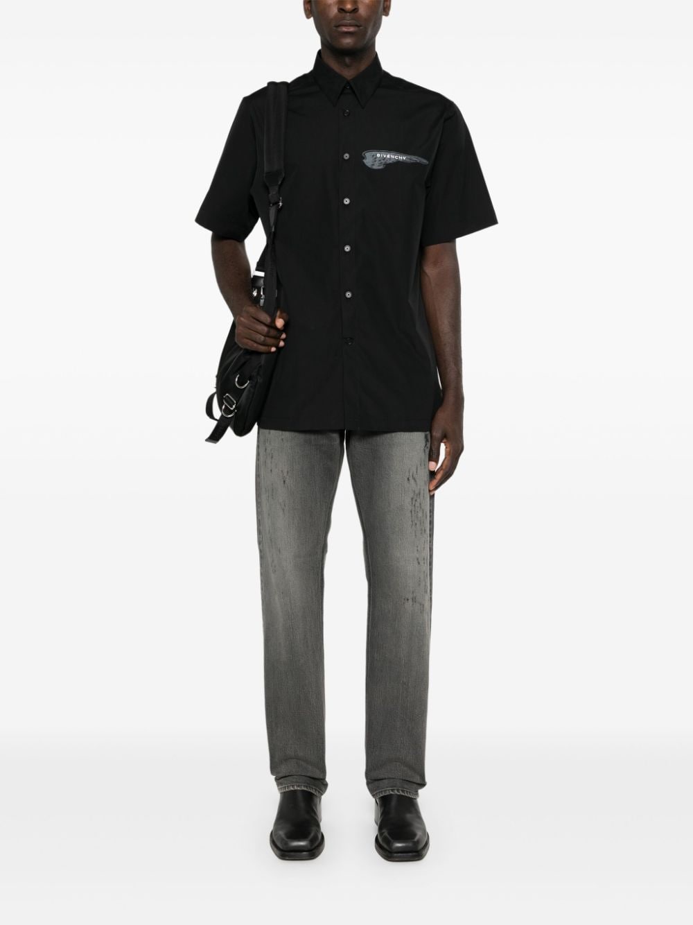 GIVENCHY Givenchy Logo-Plaque Distressed Straight Jeans