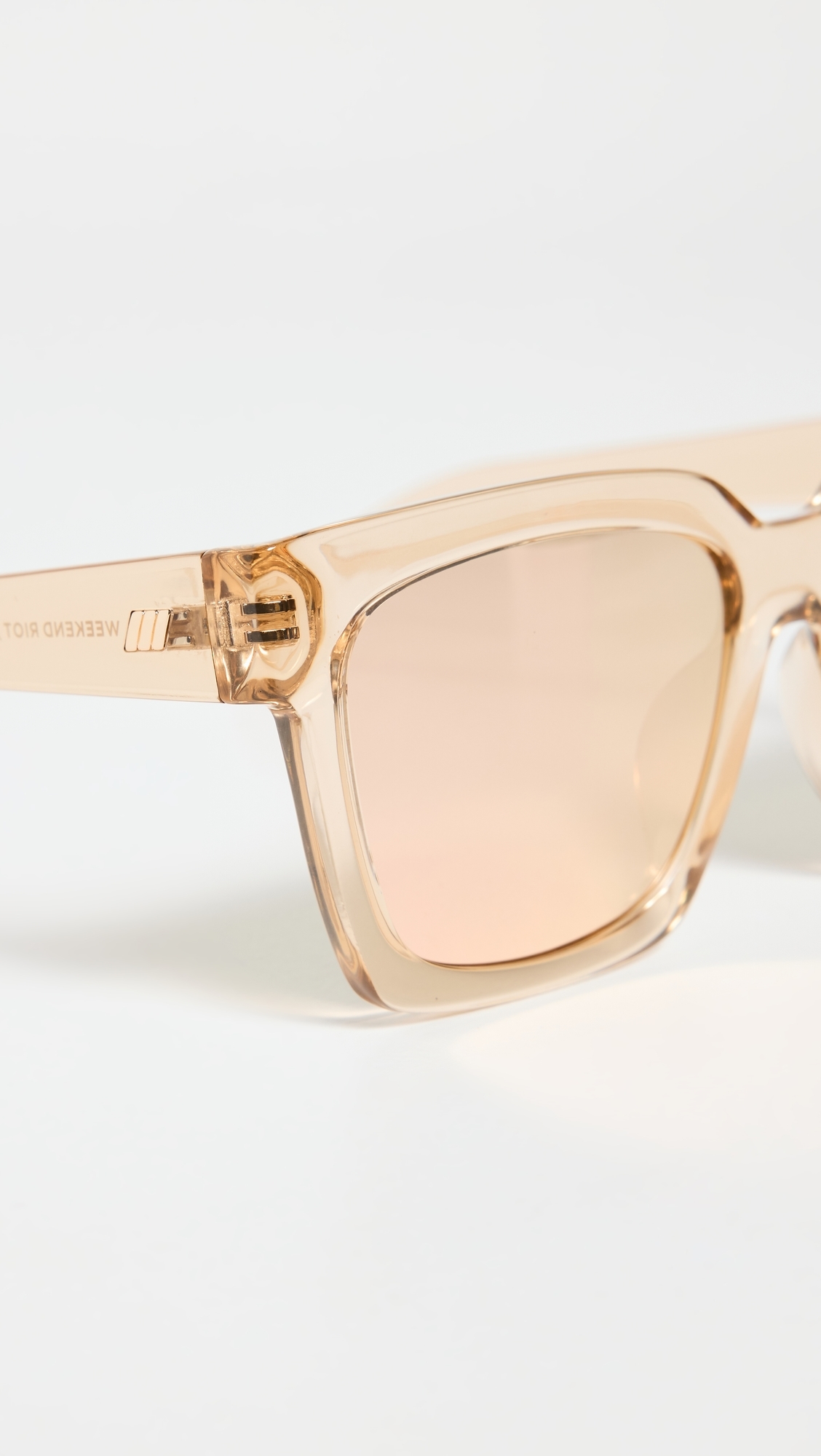 Le Specs Weekend Riot Sunglasses In Sand 30% Off Editorialist
