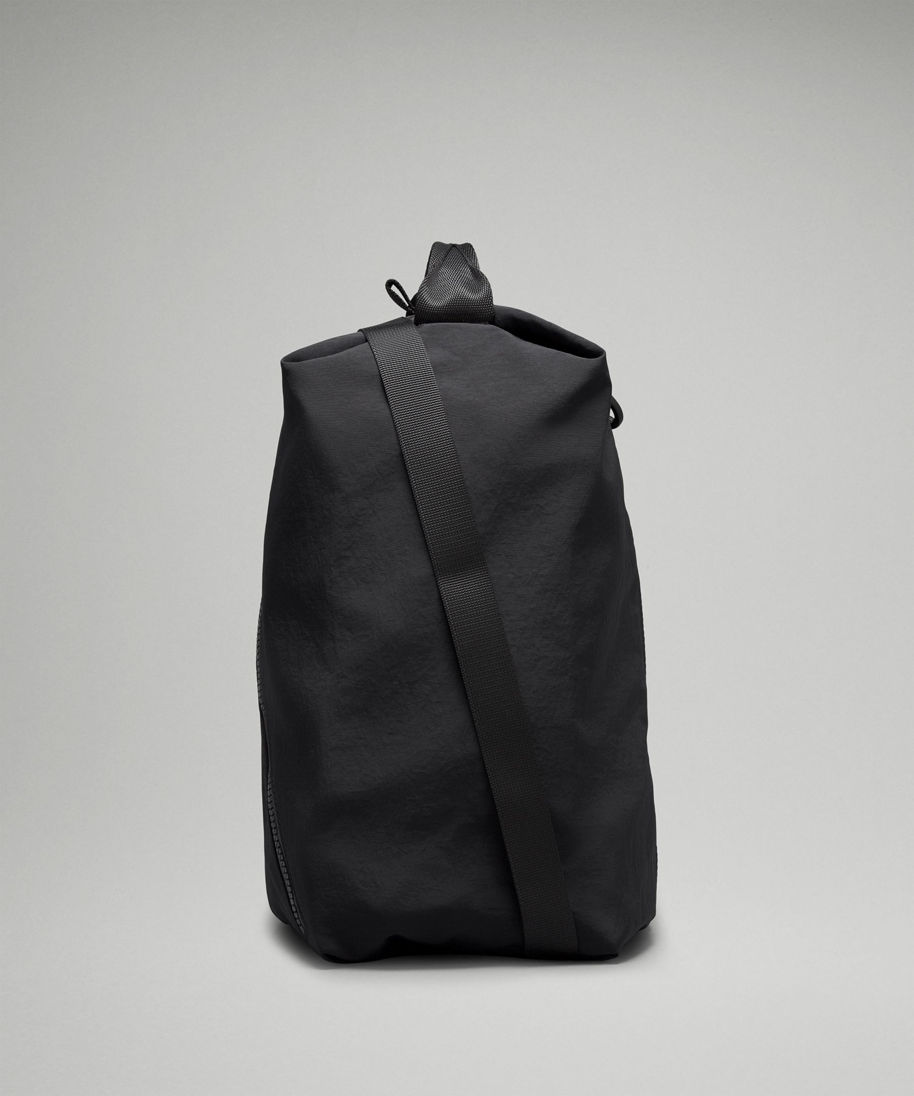 Lululemon Fast Track 2.0 10l Bag - Black | Editorialist Lululemon Fast Track 2.0 10l Bag - Black | Editorialist