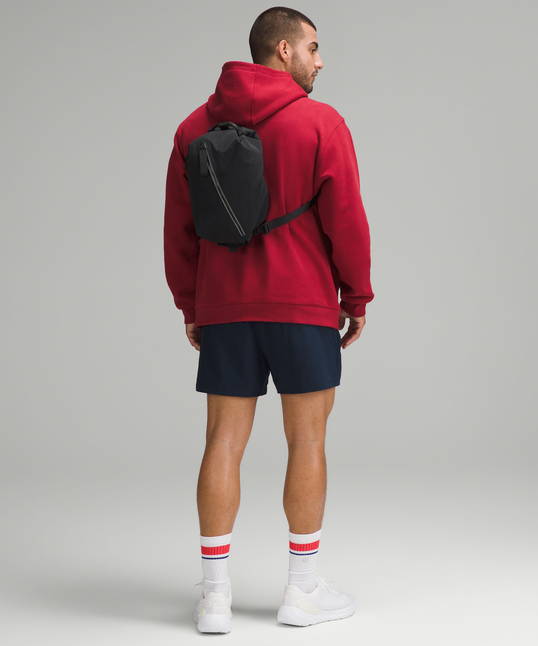 Lululemon Fast Track 2.0 10l Bag - Black | Editorialist display picture 3