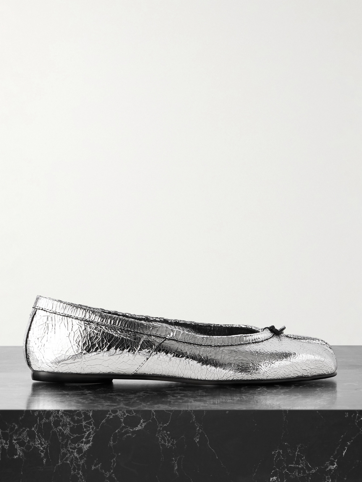 MAISON MARGIELA Maison Margiela Tabi Cracked-leather Ballet Flats