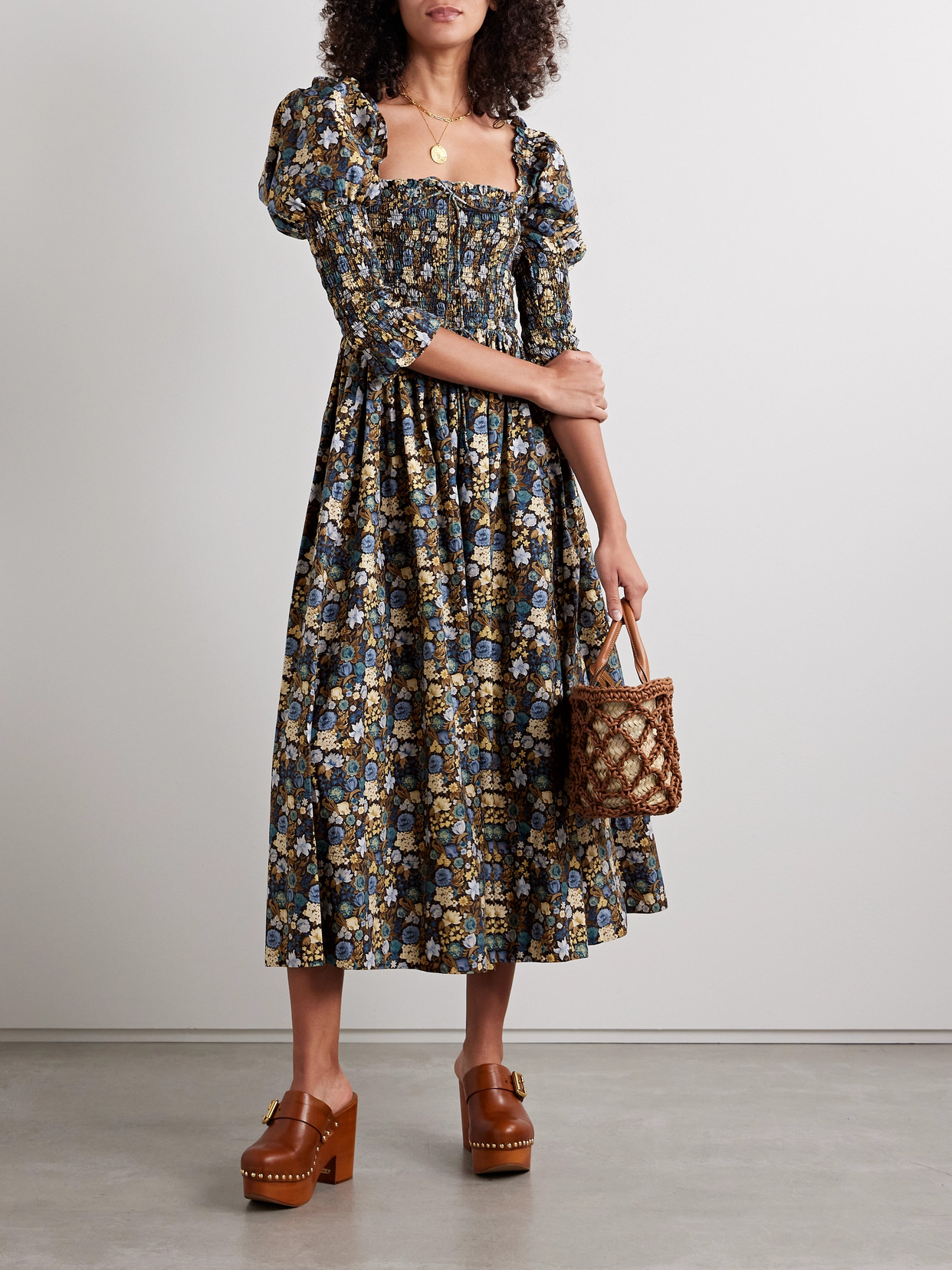 DÔEN DÔEN Bijou Shirred Floral-print Midi Dress