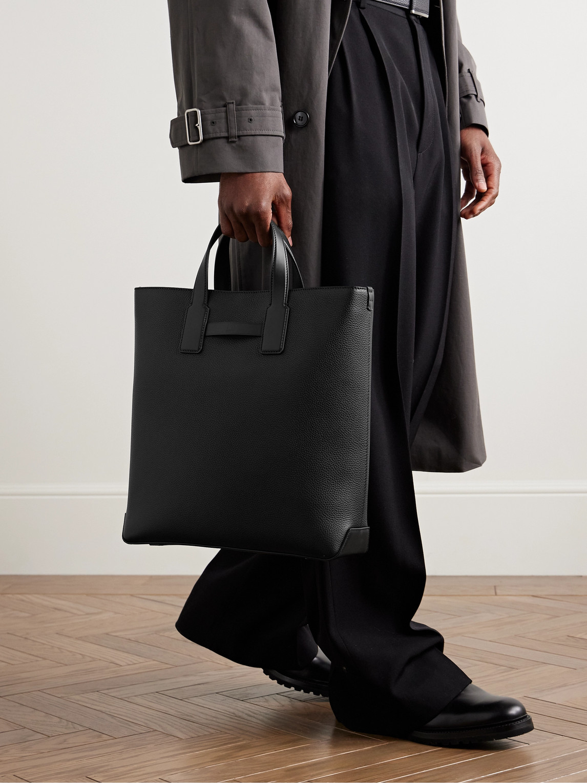 Dunhill 1893 Harness Full-Grain Leather Tote Bag In Black - 40