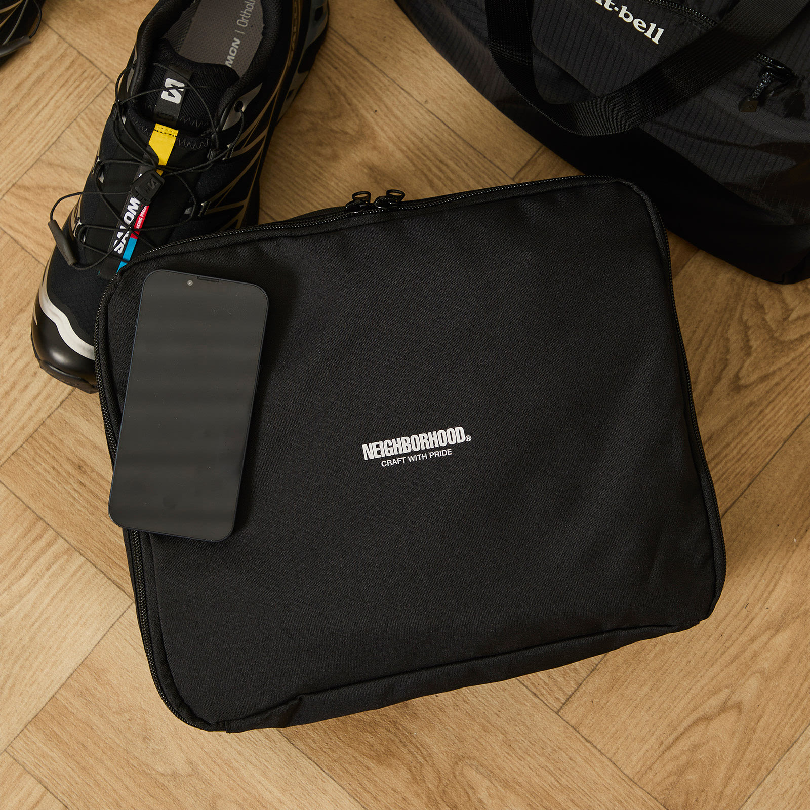 Neighborhood Travel Pouch-L - Black | Editorialist