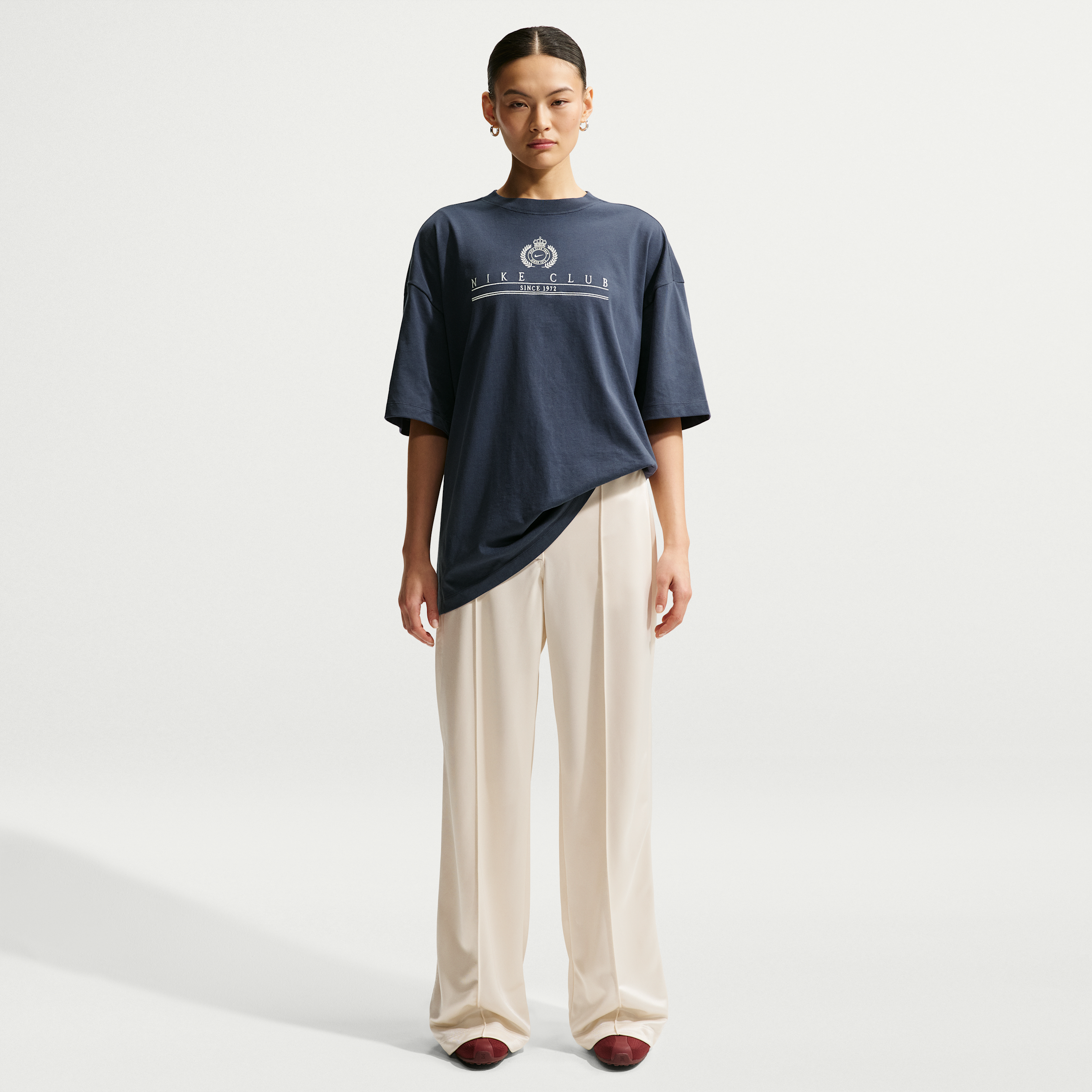 NIKE Sportswear Classic Oversized Short-Sleeve T-Shirt