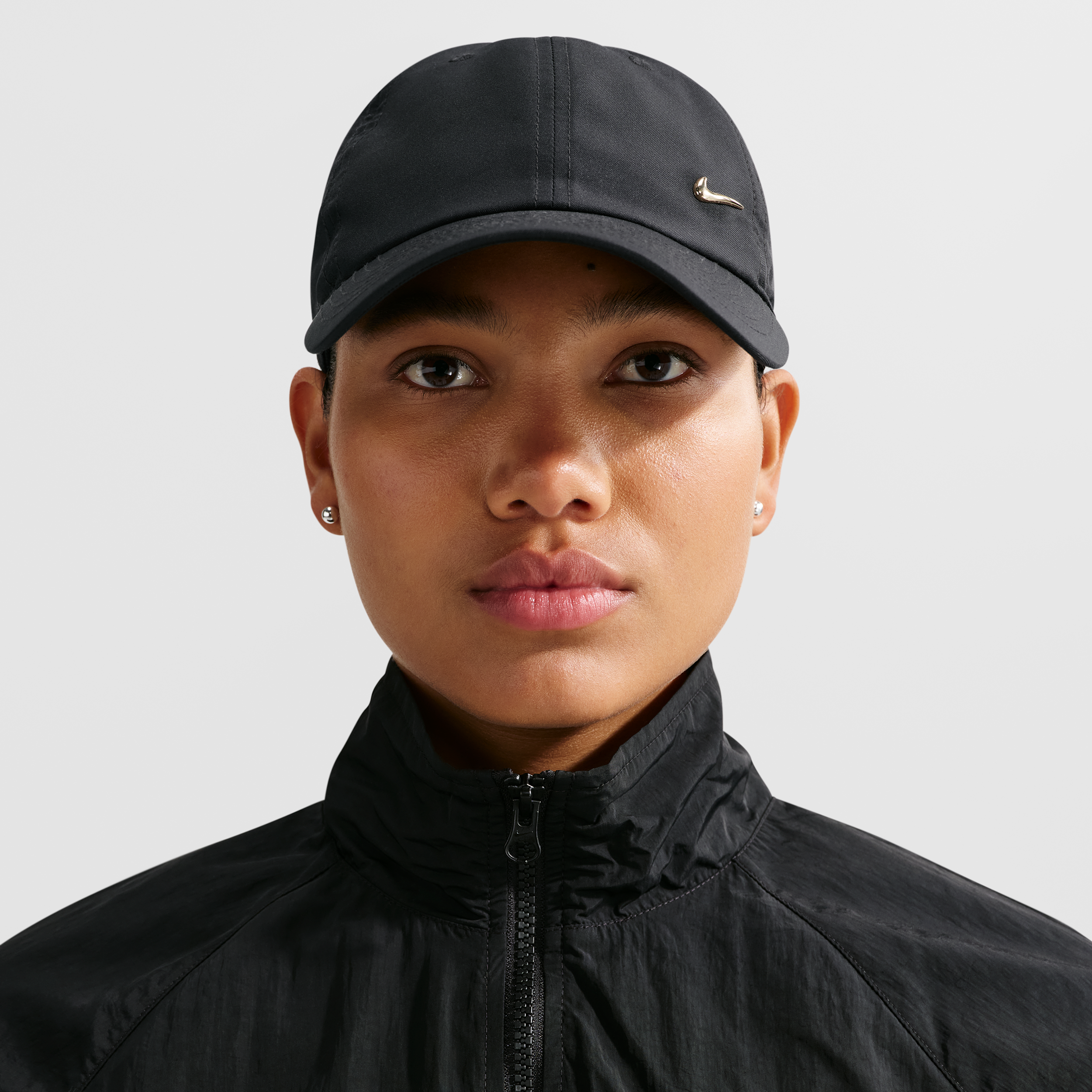 NIKE Dri-FIT Club Unstructured Metal Swoosh Cap