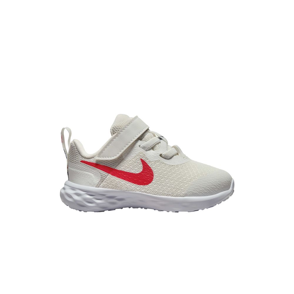 nike revolution 5 flyease white