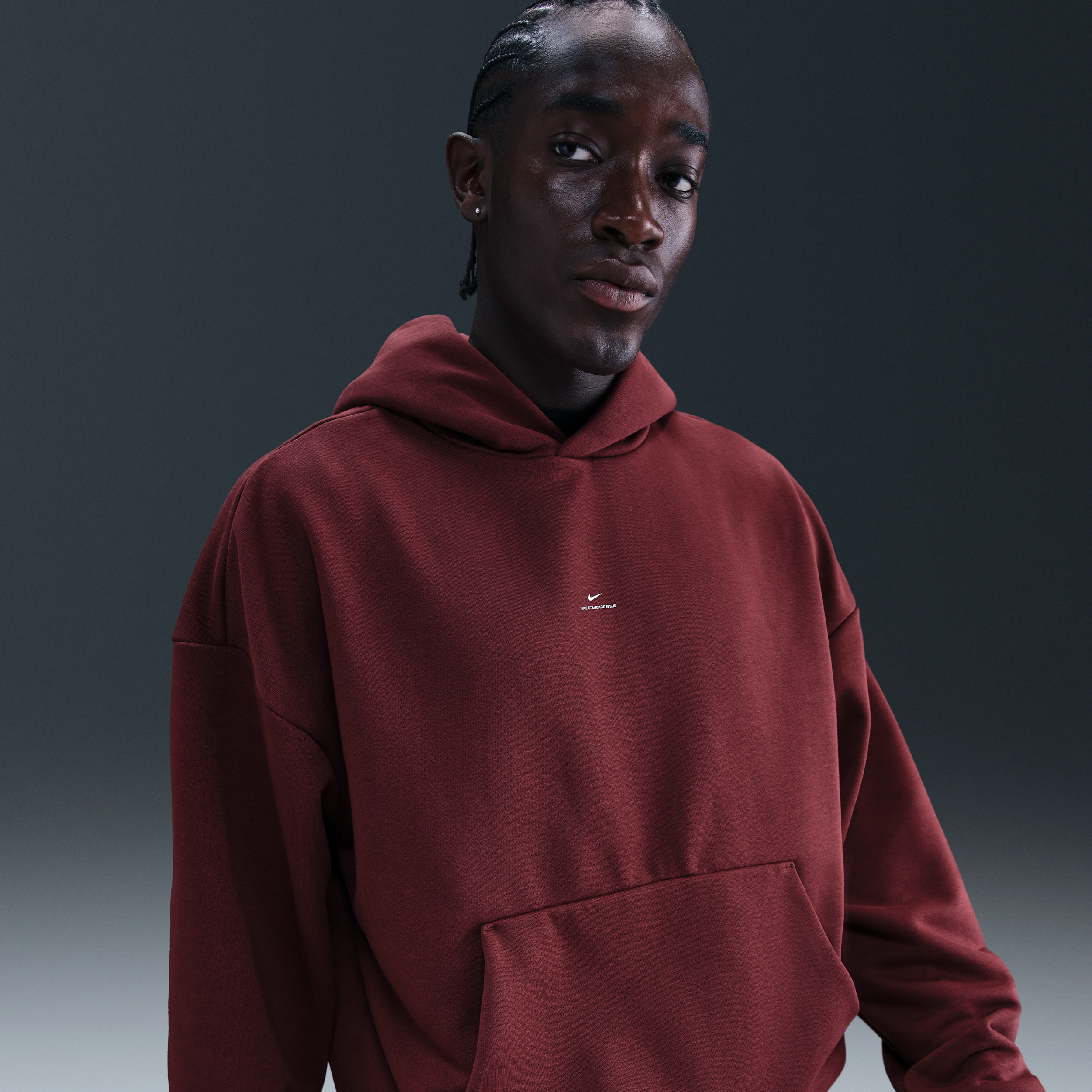 nike standard issue pullover