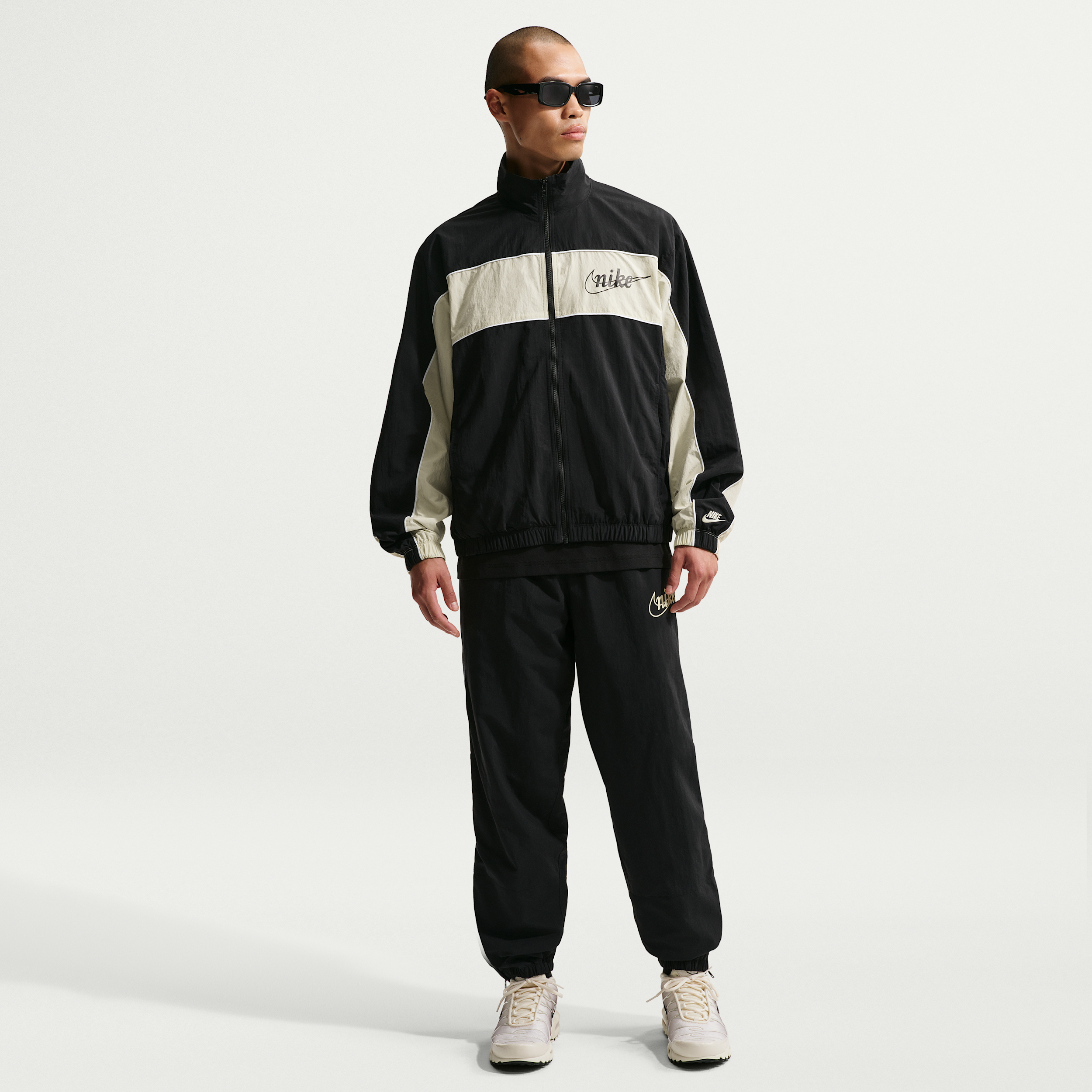 NIKE Sportswear Club Lightweight Full-Zip Jacket