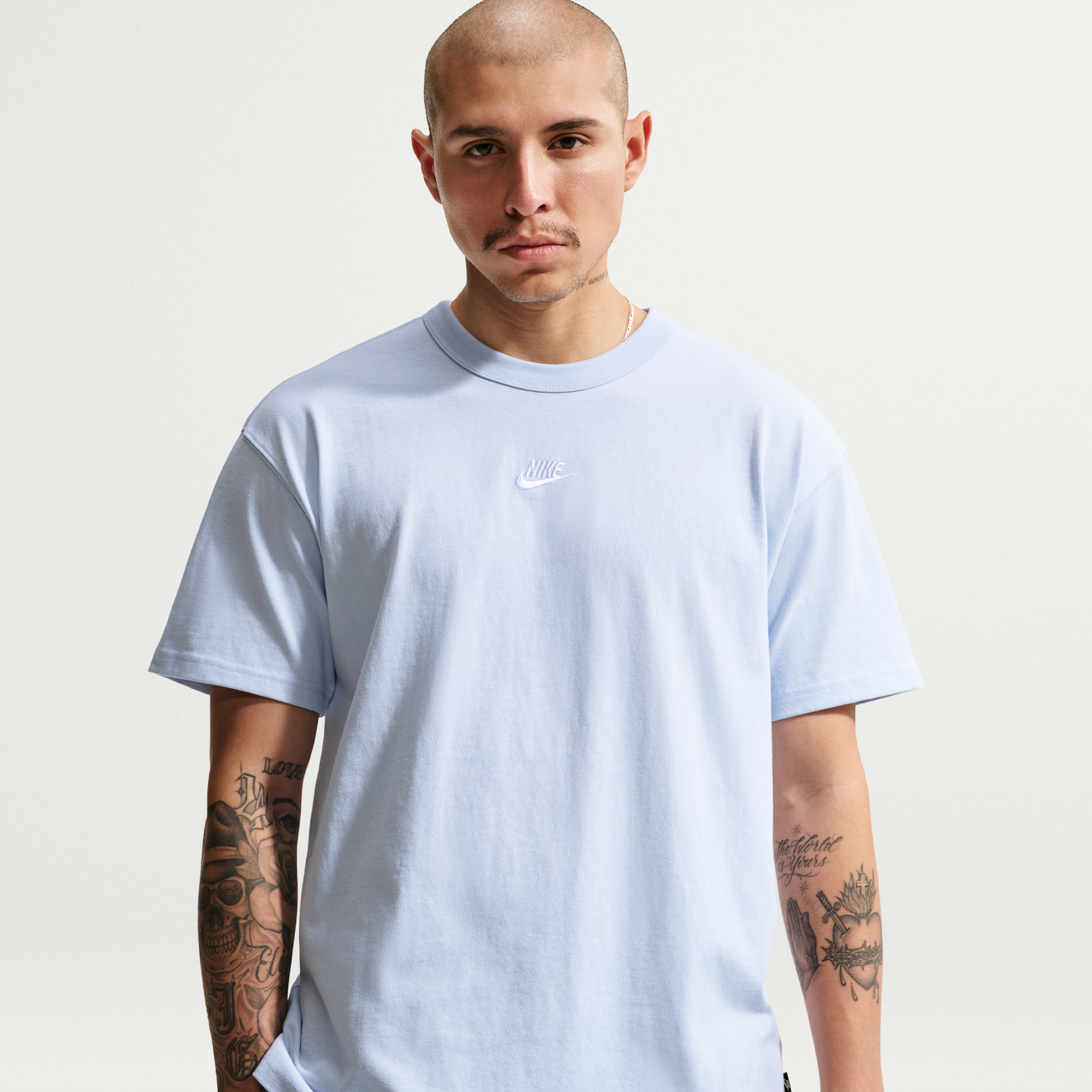 NIKE men's sportswear premium essentials t-shirt