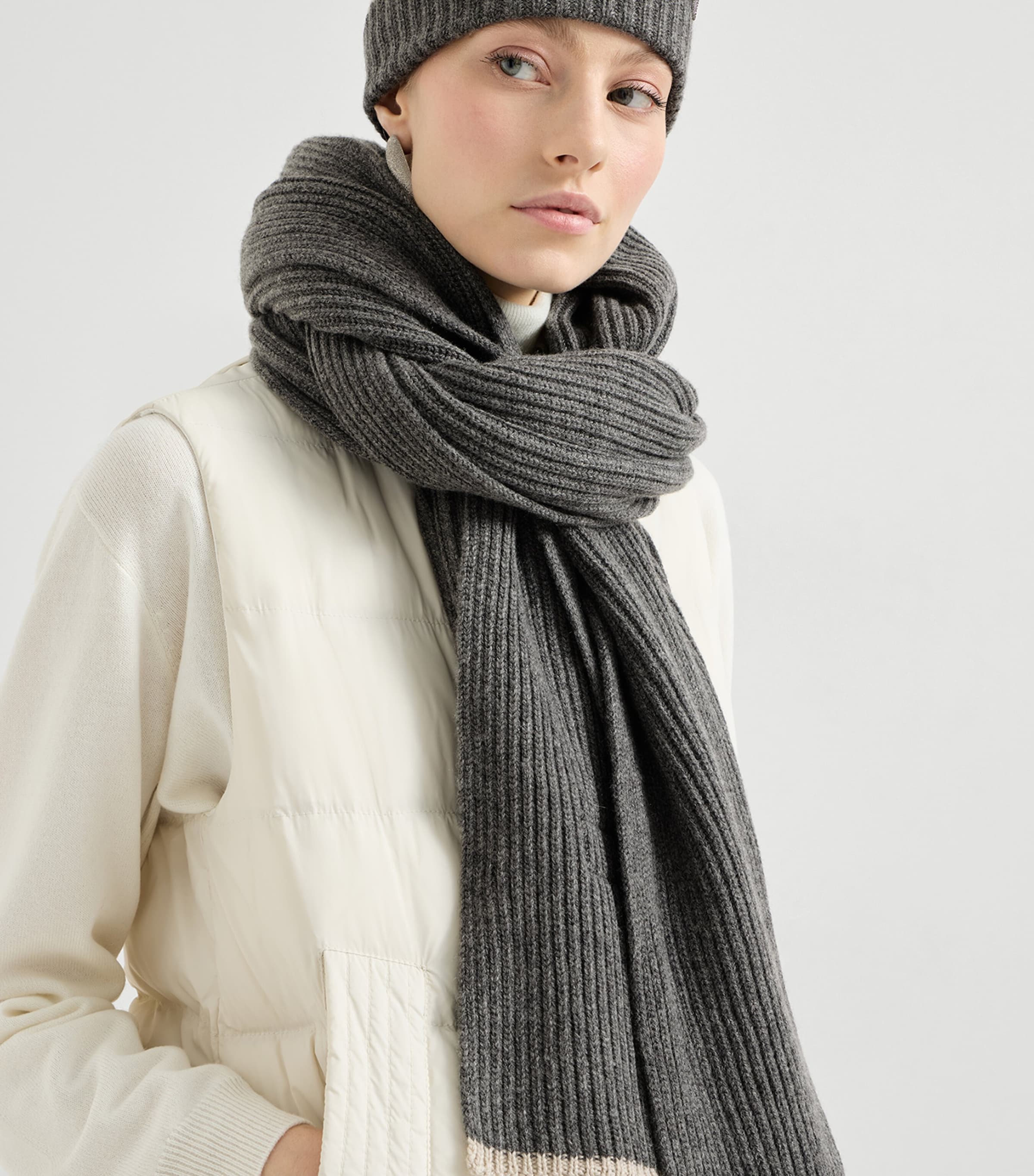 BRUNELLO CUCINELLI cashmere ribbed monili-detail scarf