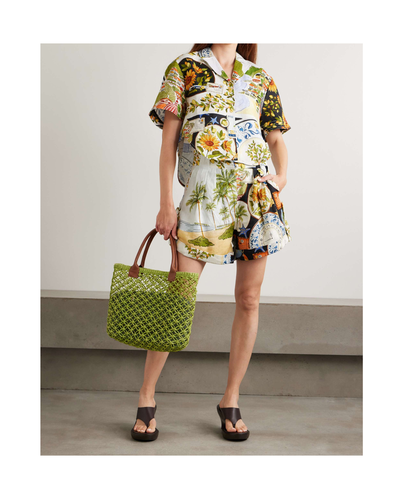 FARM RIO Farm Rio Short Sleeve Shirt with Flower-Shaped Buttons