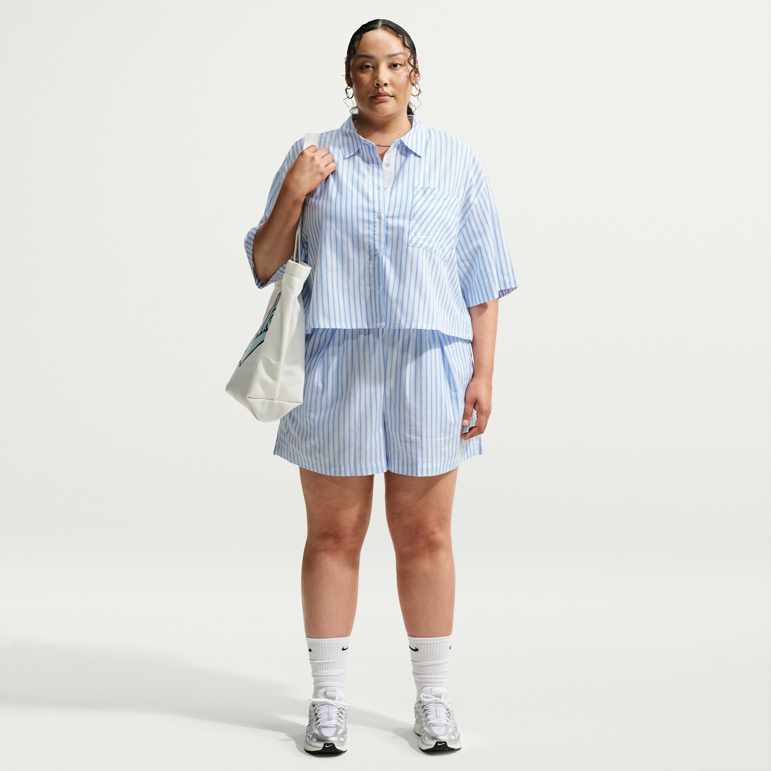 NIKE Nike Sportswear Chill Poplin Loose Mid-Rise Striped Shorts