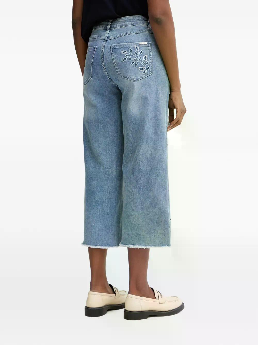 JOSEPH RIBKOFF Joseph Ribkoff Embroidered Eyelet Raw-Cut Jeans
