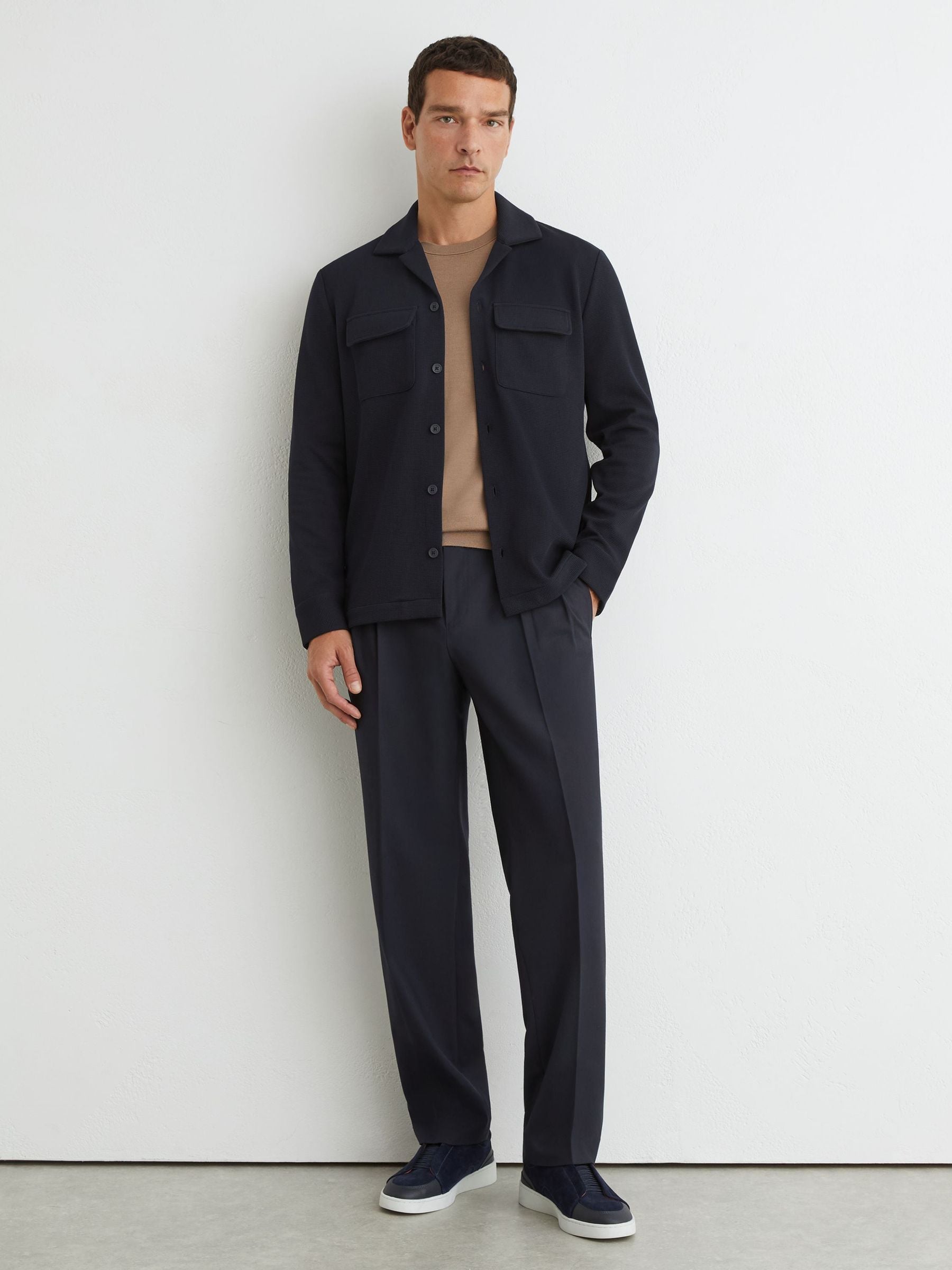 REISS vento textured twin-pocket regular-fit shirt