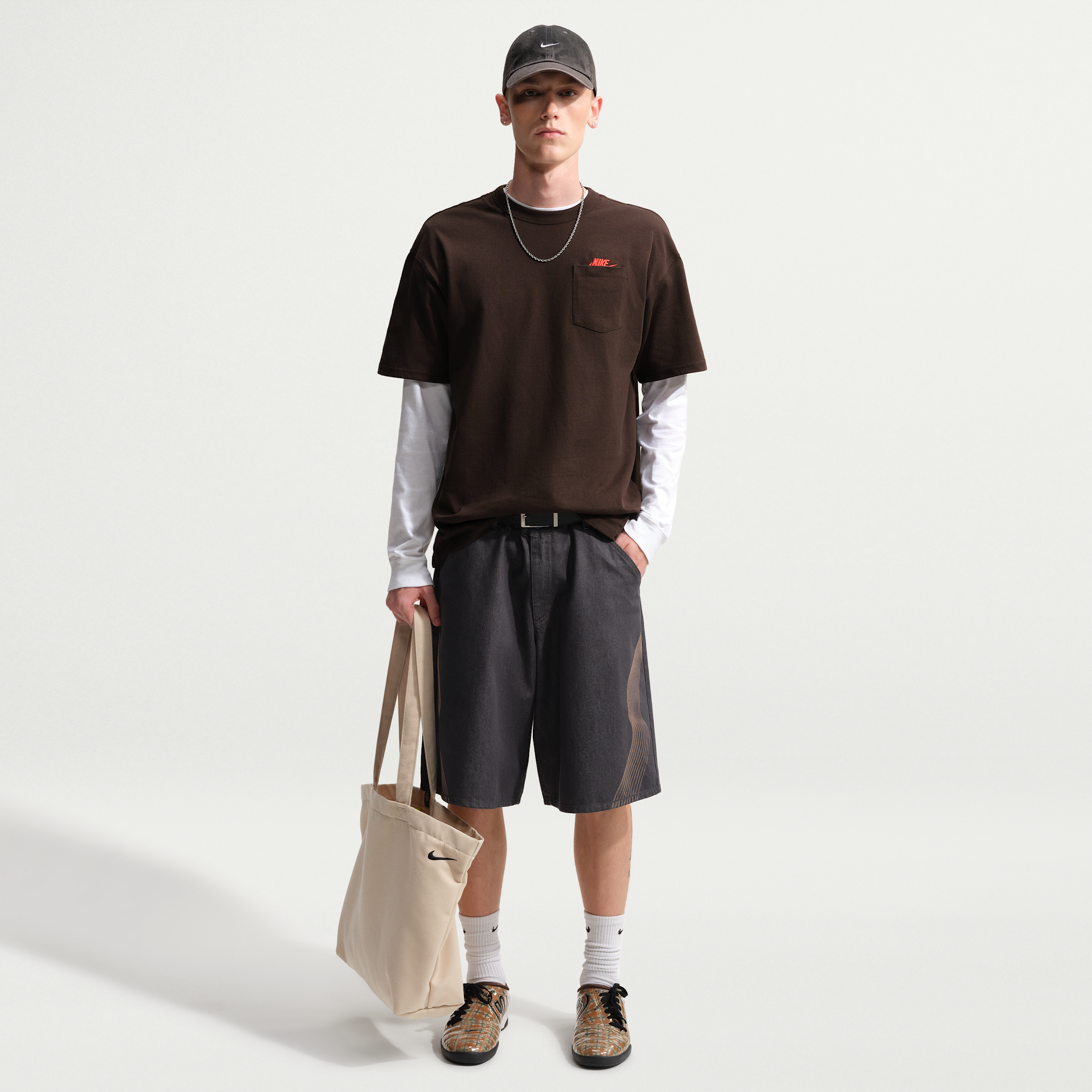 NIKE men's sportswear premium essentials t-shirt