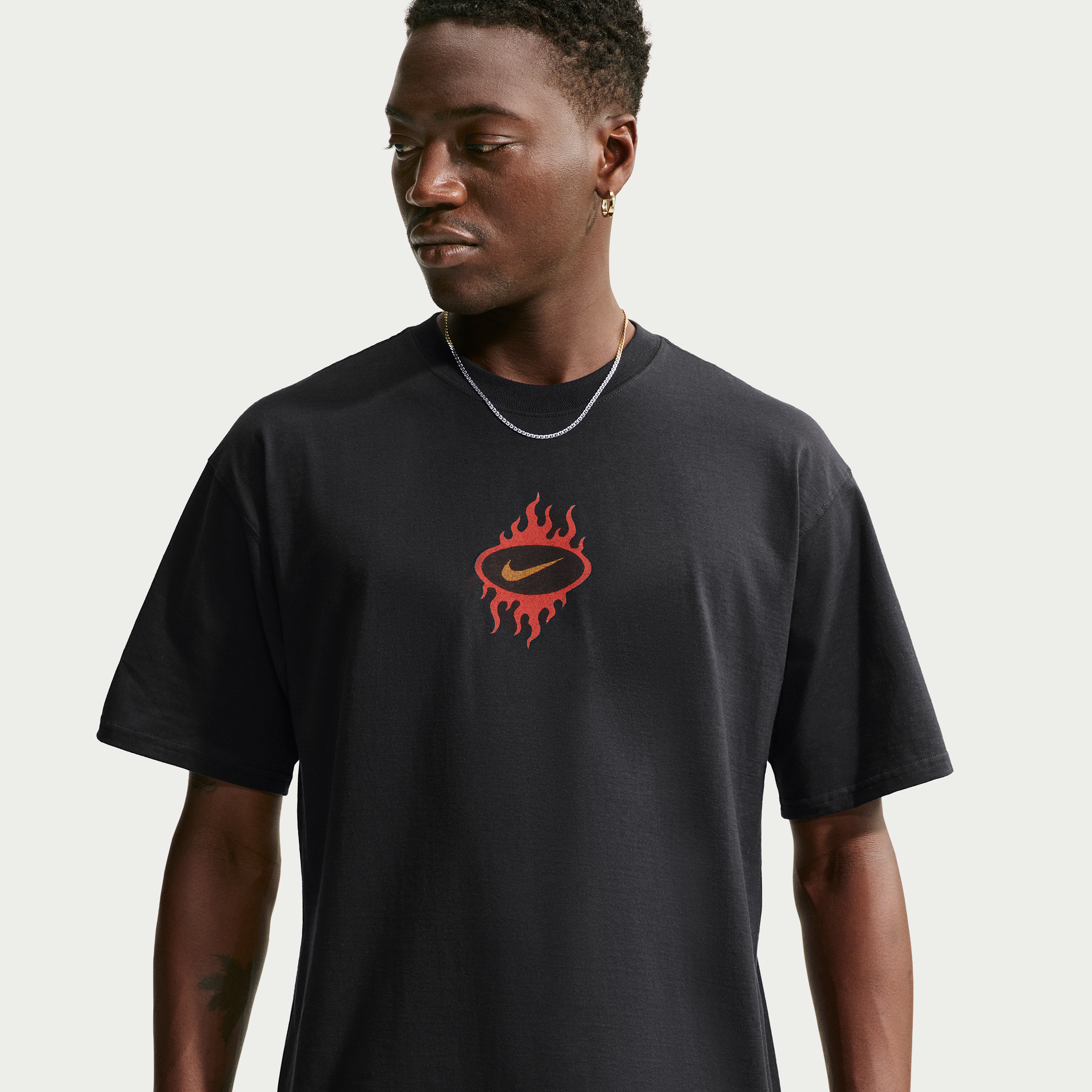 NIKE men's sportswear t-shirt