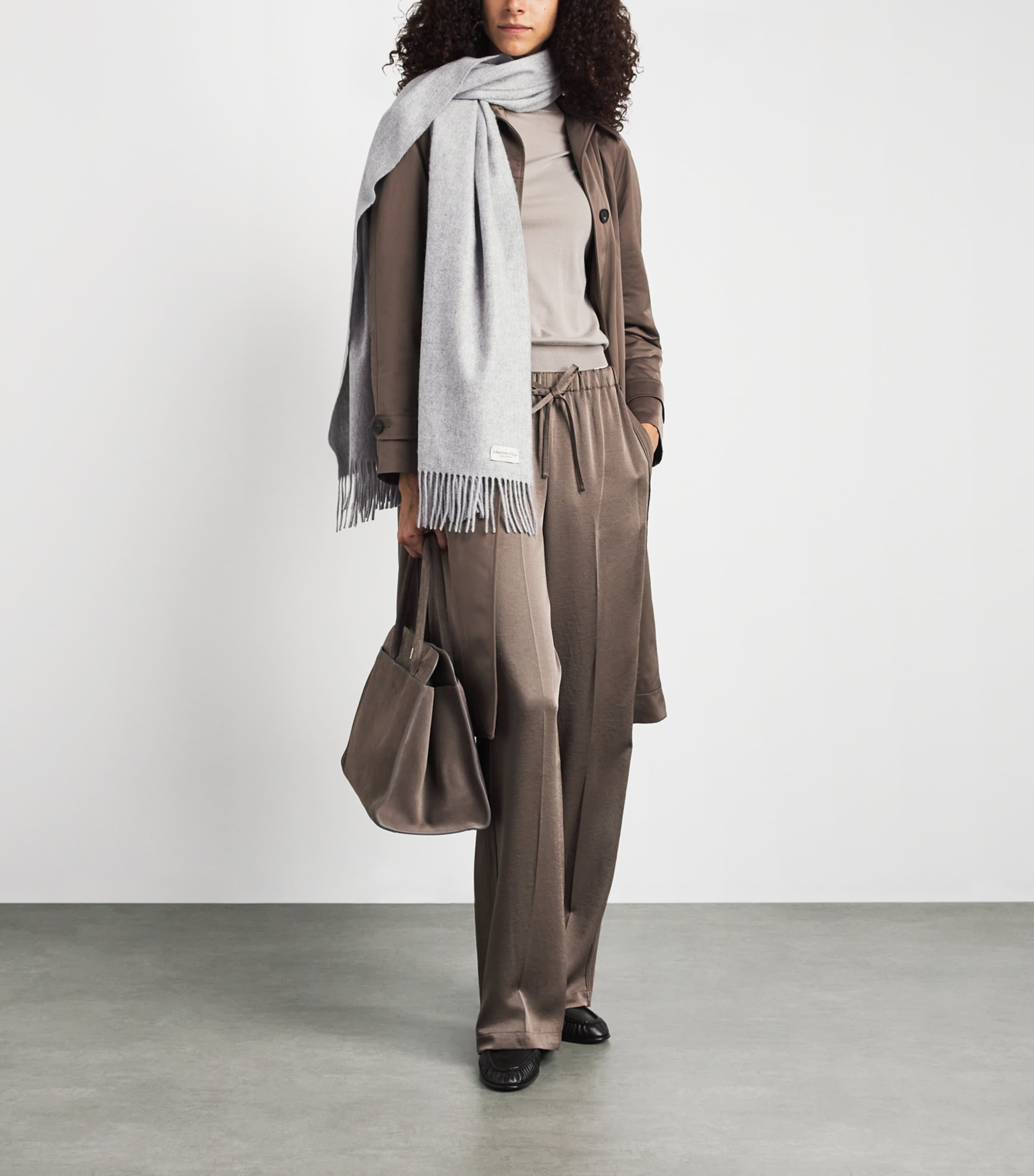 JOHNSTONS OF ELGIN cashmere wide scarf