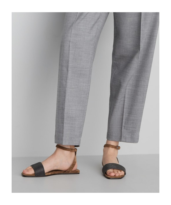 BRUNELLO CUCINELLI Brunello Cucinelli Embellished Open Toe Flat Sandals