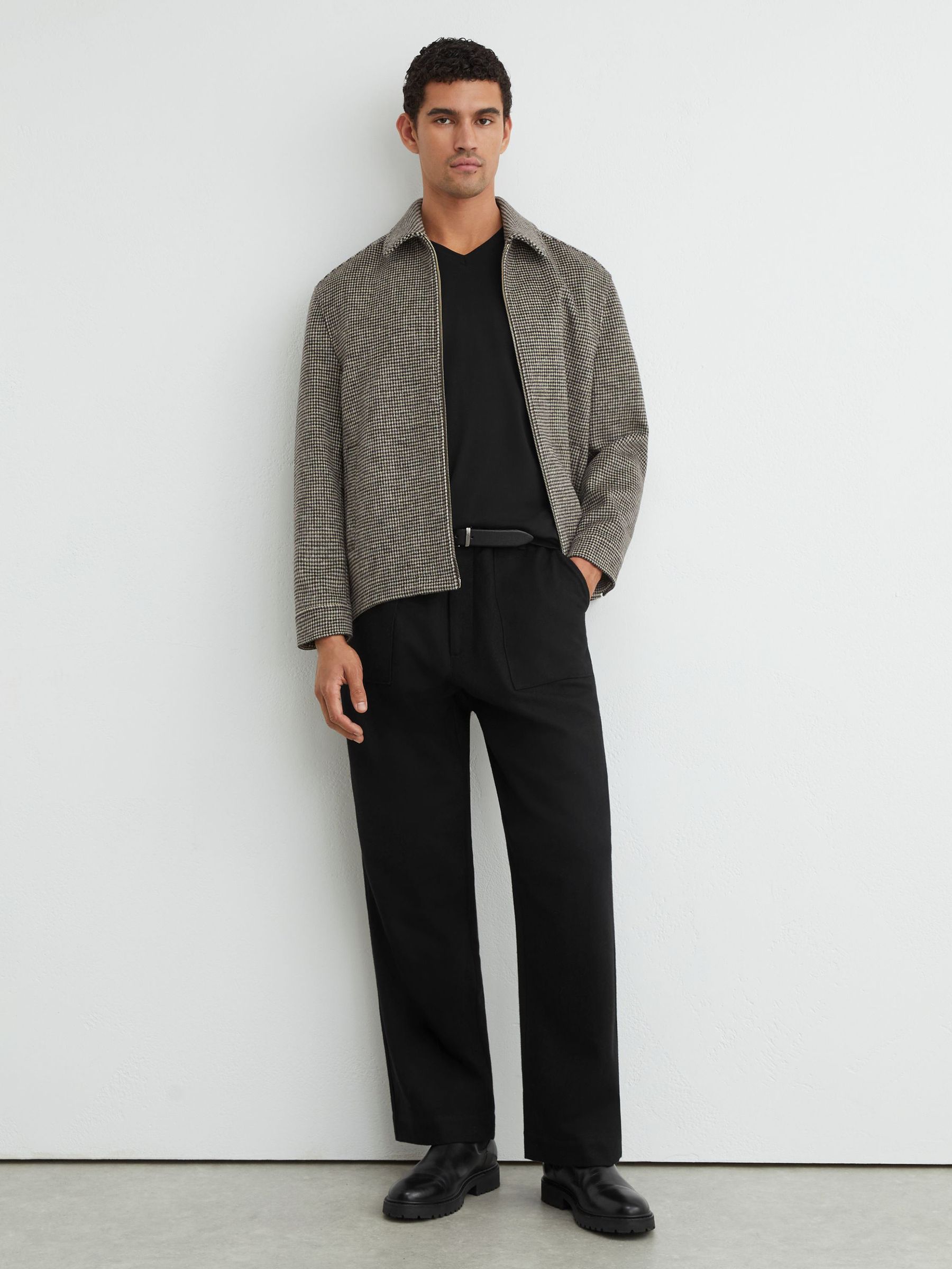 REISS dayton cotton v-neck tailored-fit t-shirt