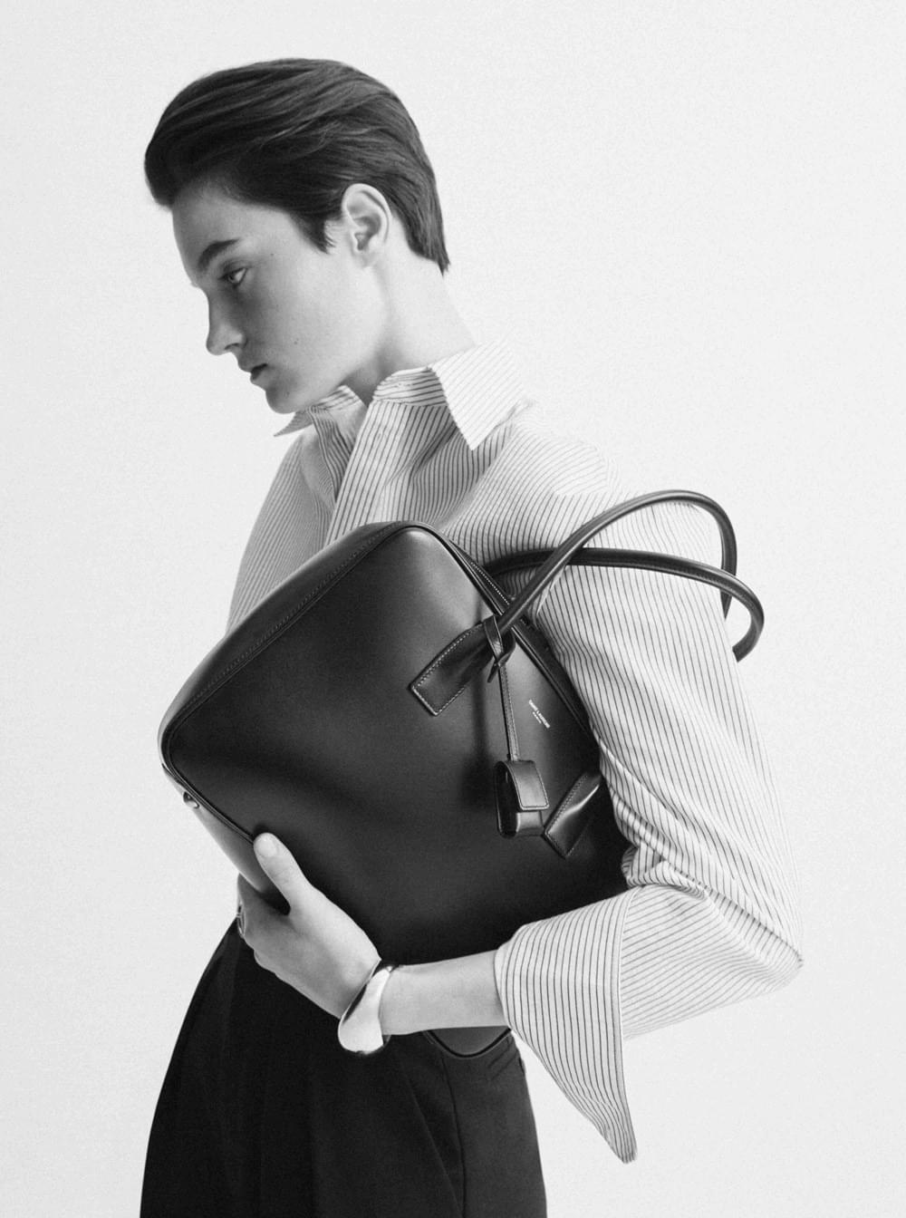 SAINT LAURENT SAINT LAURENT Smooth Grain Leather Shoulder Bag