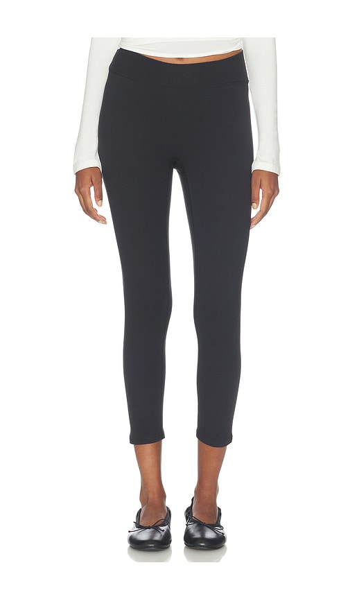437 437 the cropped legging in black.
