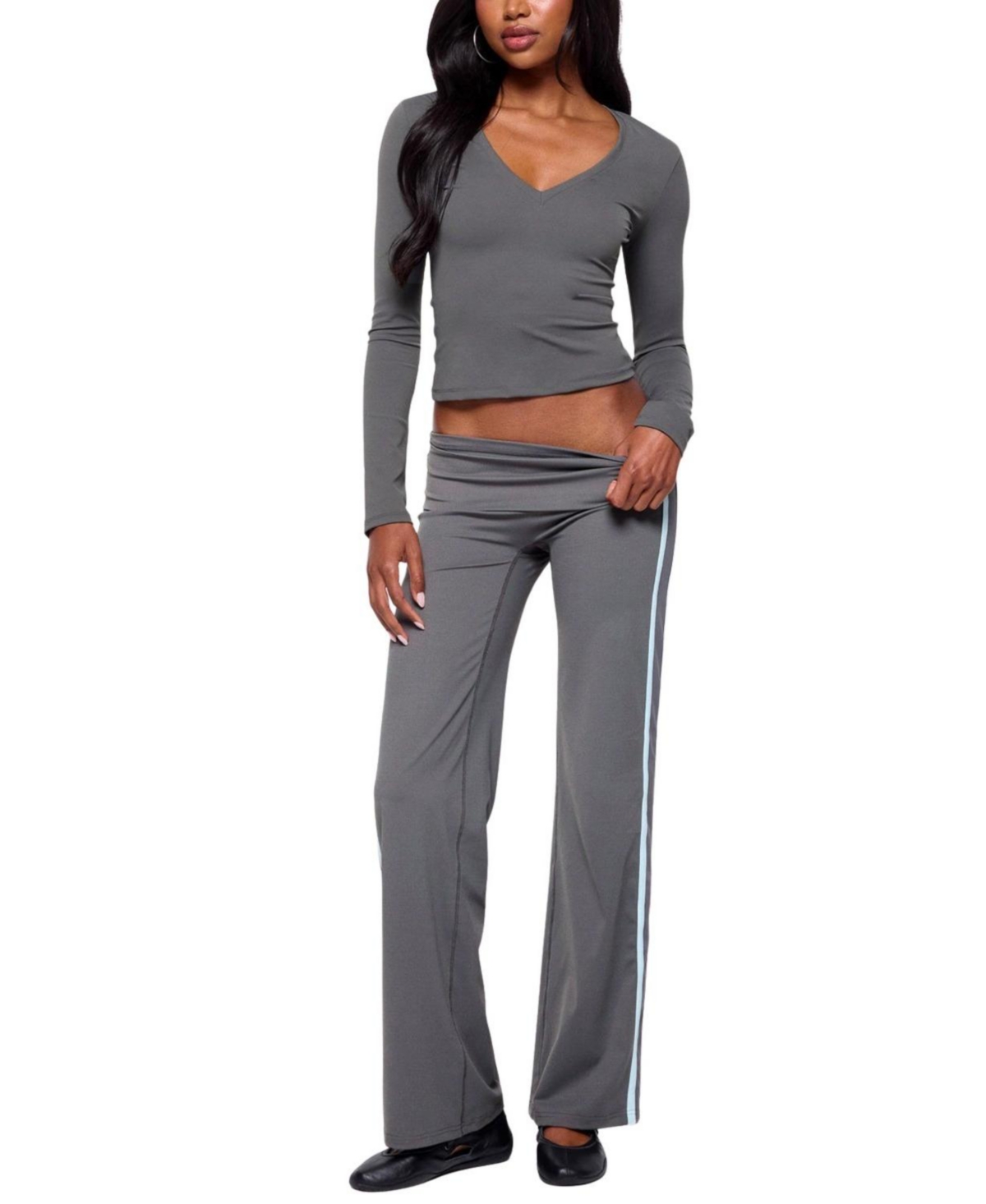 EDIKTED ferne long sleeve v neck top