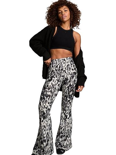 PINK Relay Super Flare Leggings