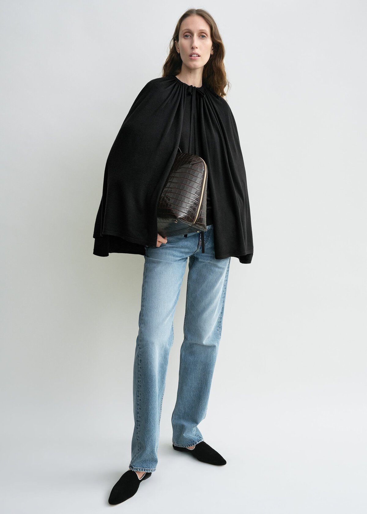 TotêMe Drawstring Cape - Black | Editorialist