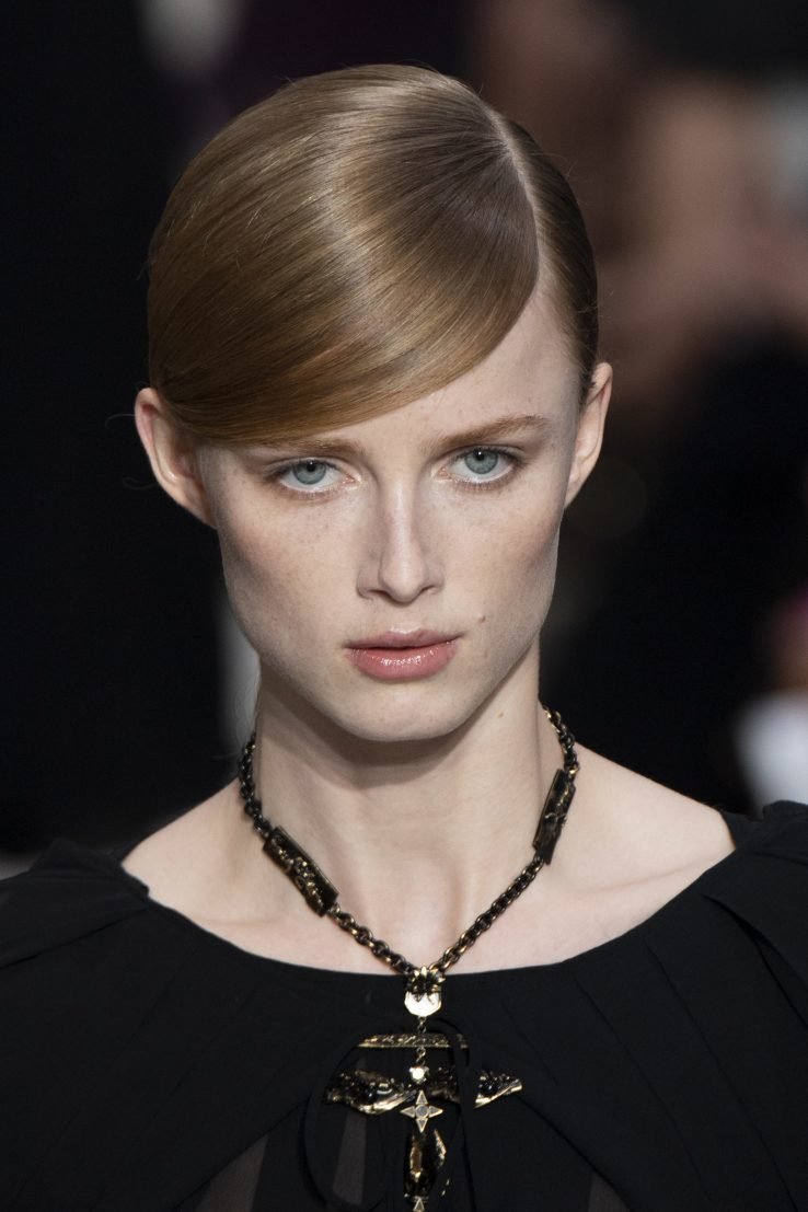 info@imaxtree.com Fall 2020 Trends Sleek Side Part Valentino