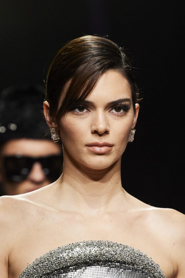 info@imaxtree.com Fall 2020 Trends Sleek Side Part Versace Kendall Jenner
