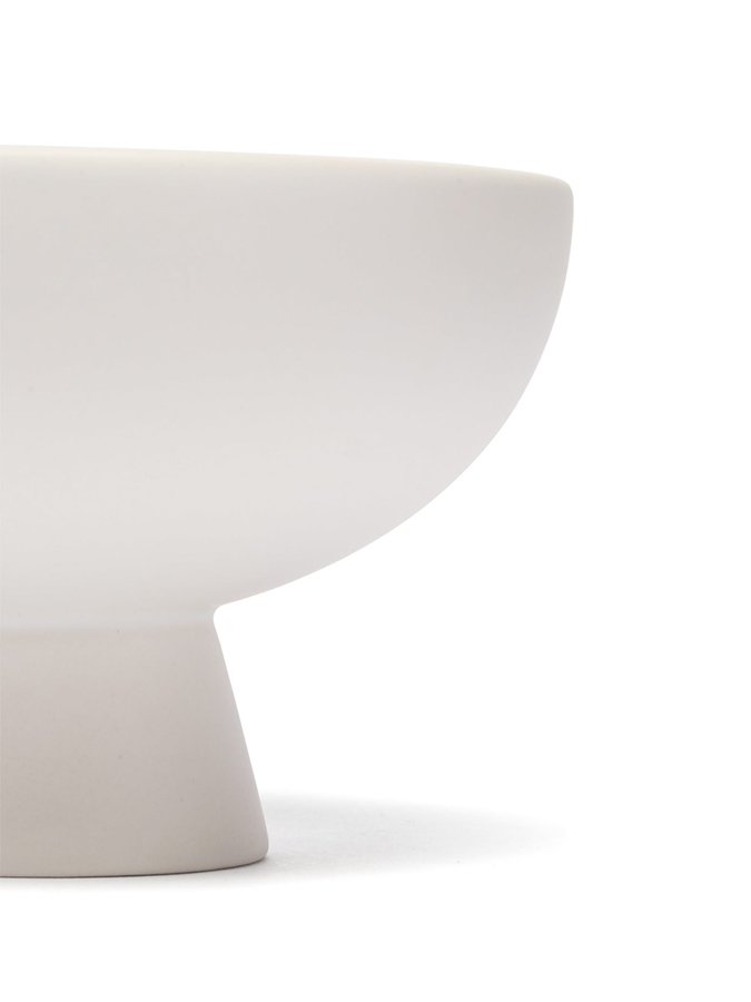 Room Decor_0045_9b RAAWII Strøm medium ceramic bowl RAAWII - Strøm Medium Ceramic Bowl