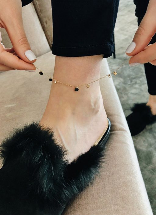 40 Best Gold Anklets: Designer Ankle Bracelet Styles