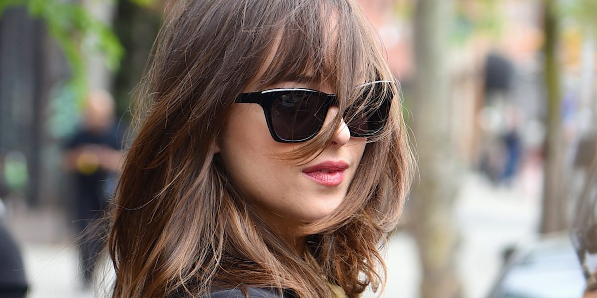 How to Style Curtain Bangs, According to Dakota Johnson’s Hairstylist ...