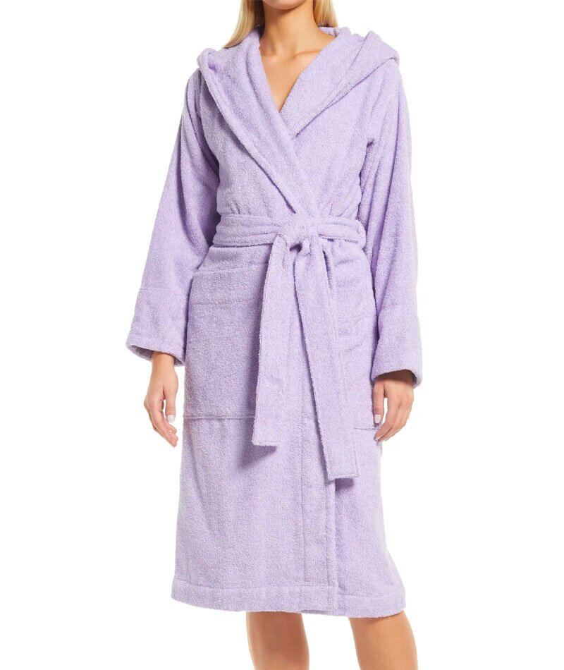 15 Best Bathrobes for Women 2022: Skims, La Perla, Soho Home, & More.