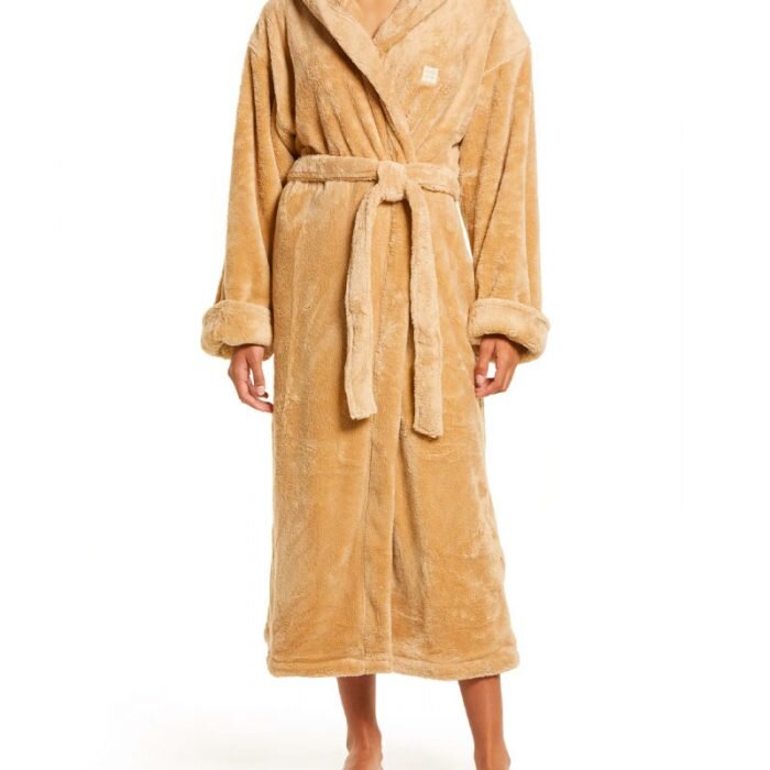 15 Best Bathrobes for Women 2022: Skims, La Perla, Soho Home, & More.