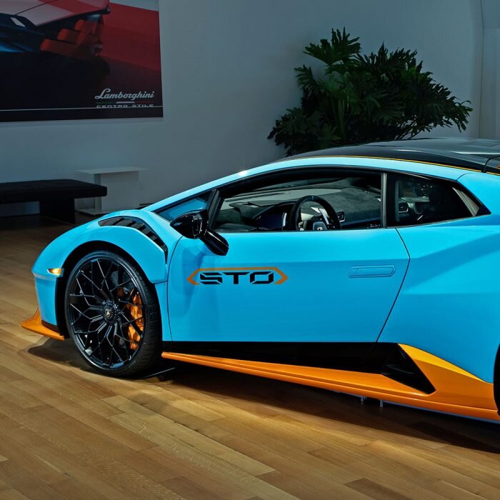 Lamborghini Lounge _ Holding_Square