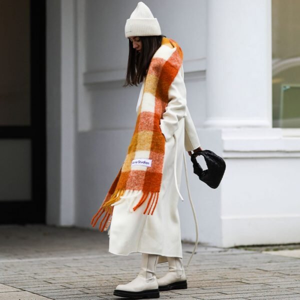 9 Best Cashmere Scarves for Winter : Cozy Cashmere Scarves