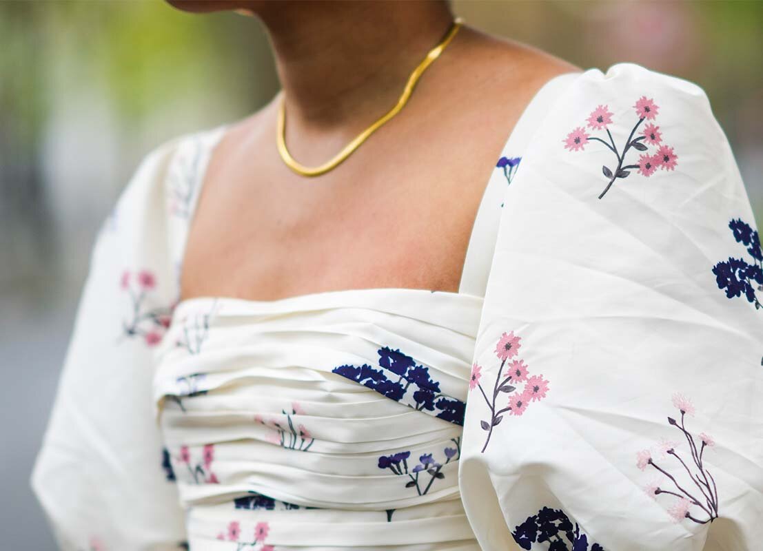 7 Best Necklace Trends to Wear in 2021: Flat Chains, Logos & Fringe