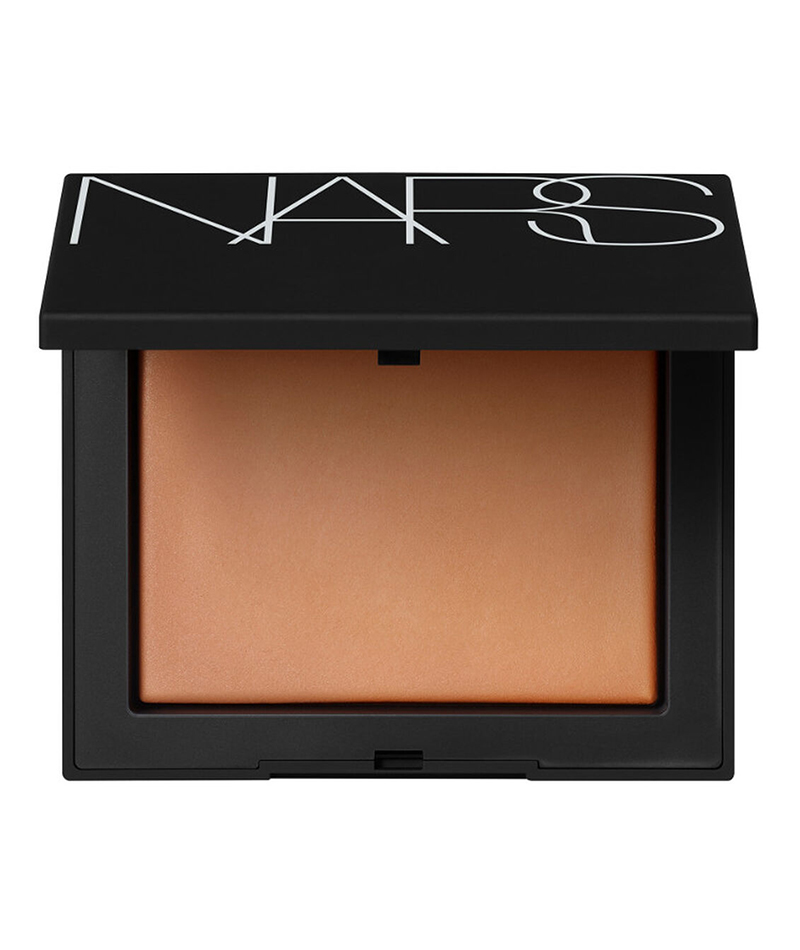 17 Best Setting Powders for Long-Lasting, Luminous Wear