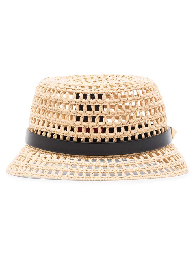 11 Bucket Hat Outfit Ideas 2022: How to 