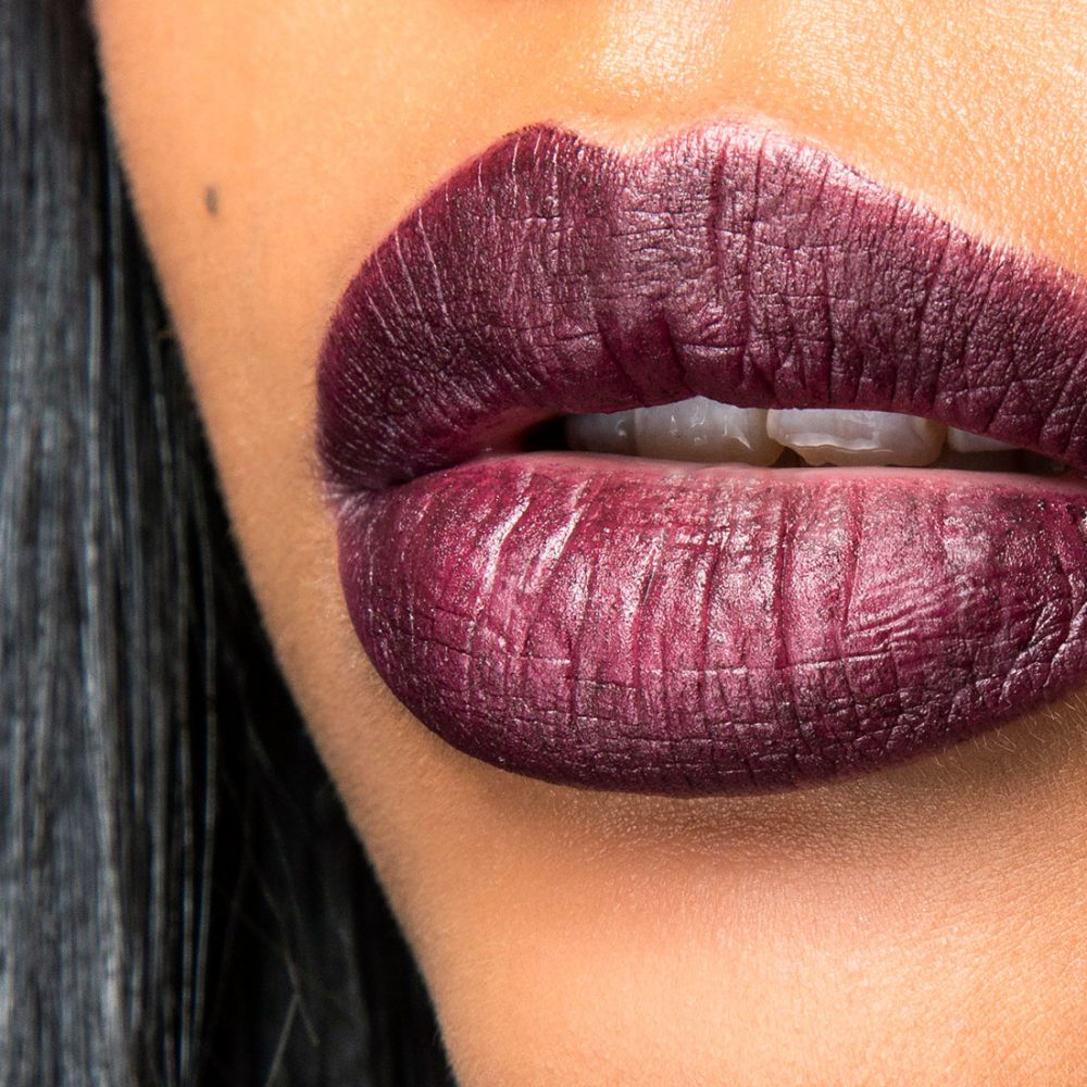 7 Best pH-Balanced Lipsticks That Add Magic To Your Makeup Bag