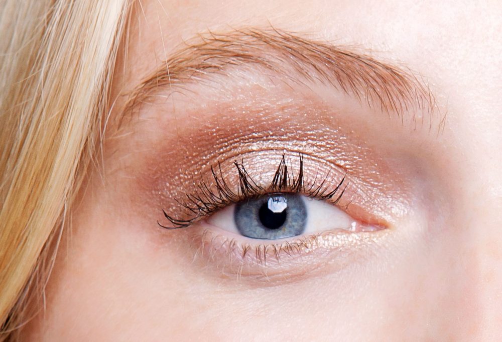 12 Best Eyeshadow Palettes for Making Blue Eyes Pop