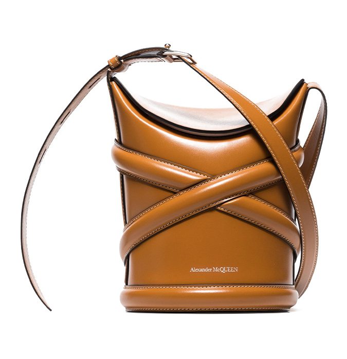 7 Best Summer Bag Trends 2022 Bucket Bags & Oversized Hobos