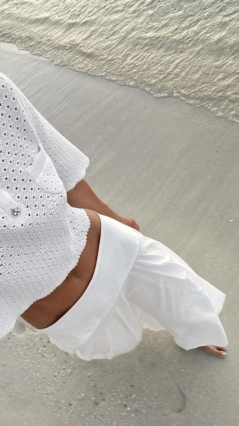 Classy Beach Outfit Ideas to Try In 2024, Whether Lunching or Lounging