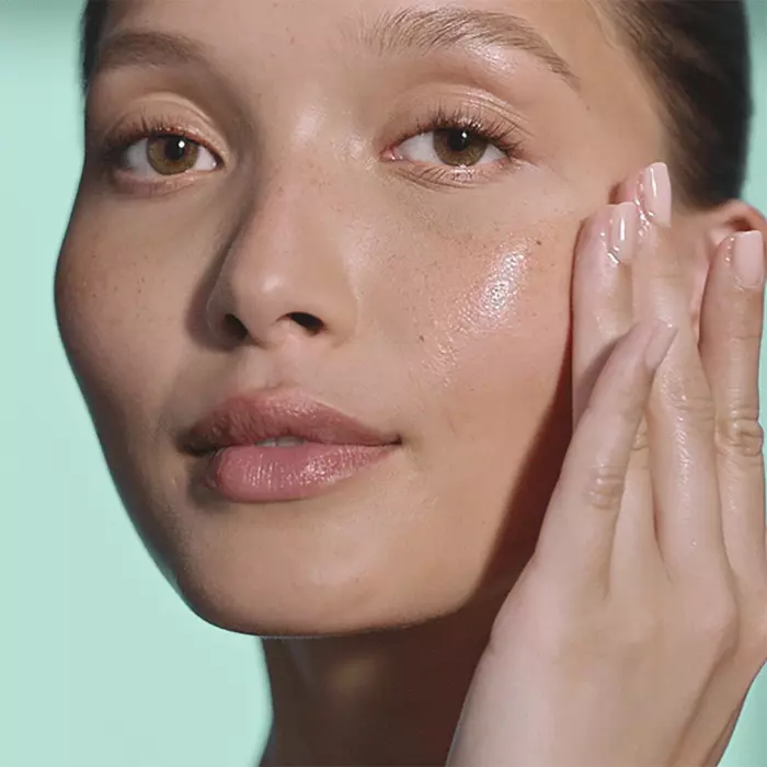 Is The Micro Peel by La Mer the Only Exfoliator Your Skin Needs?